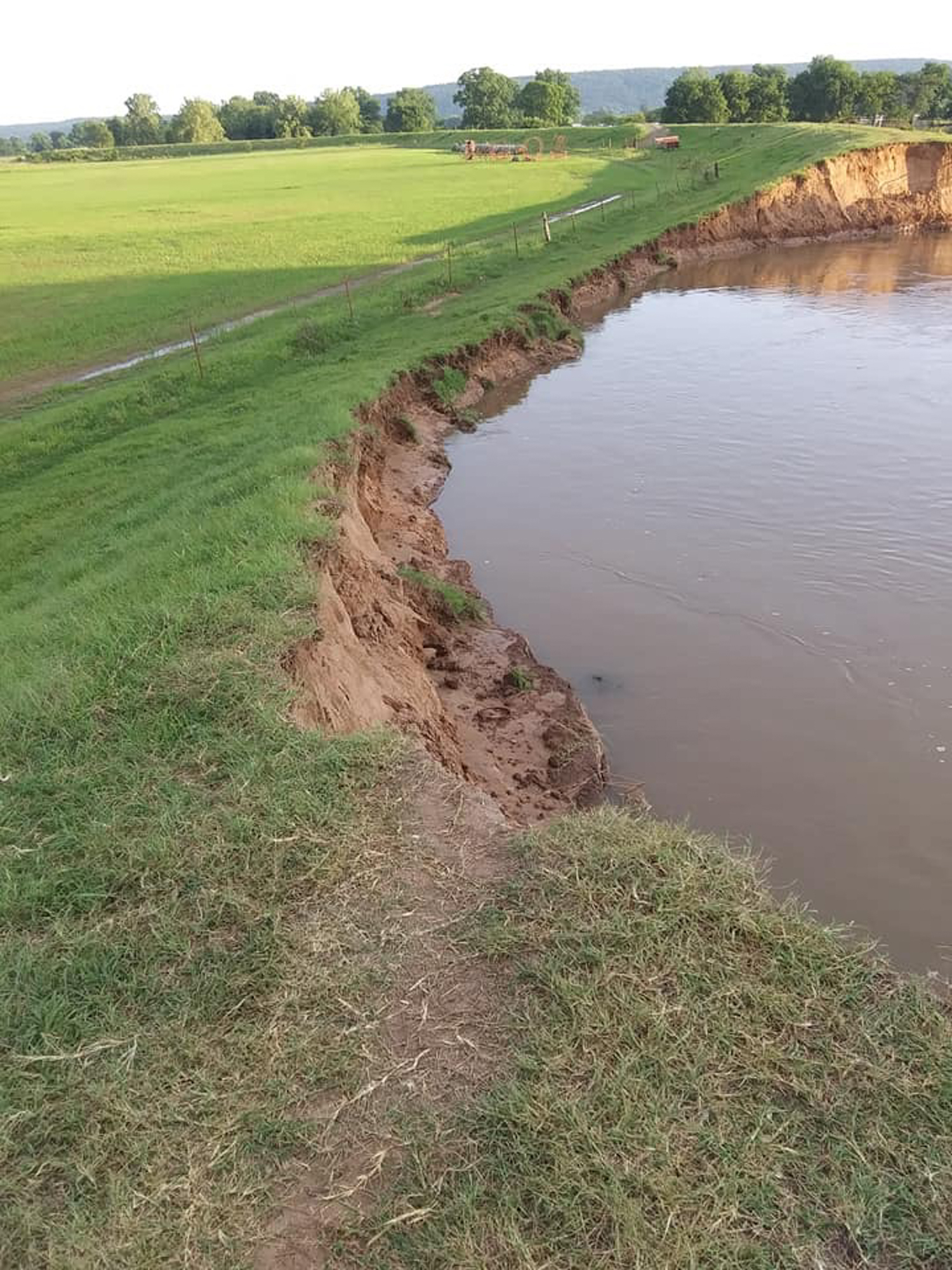 Stubborn levee rewarded with key to city in Arkansas | News21